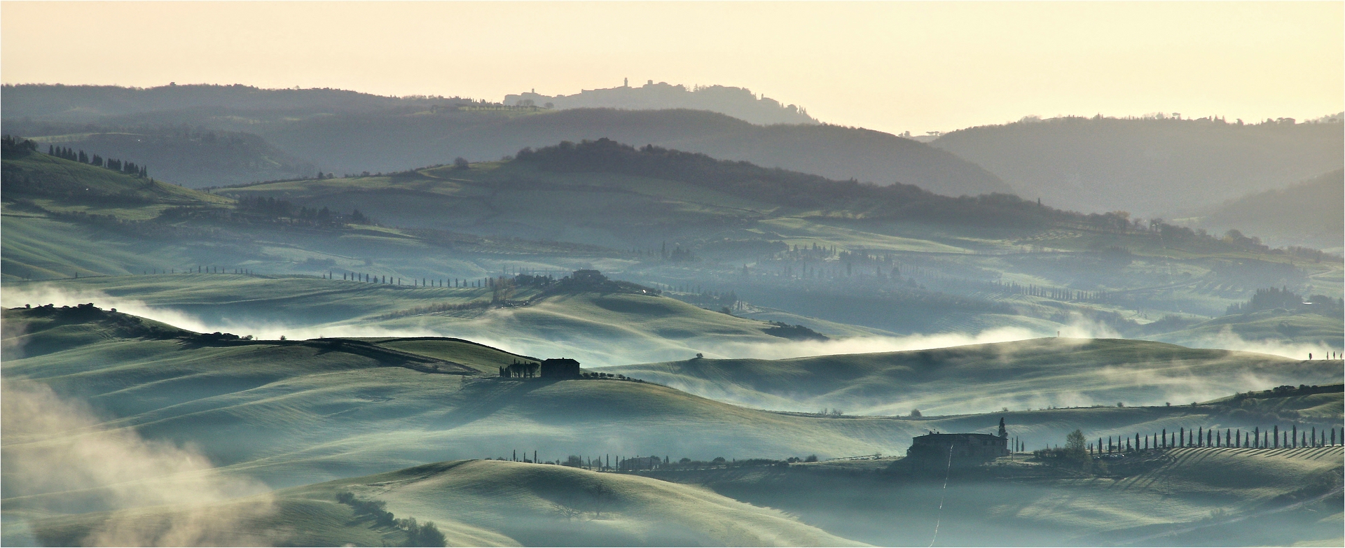 EIN TAL - 1000 FACETTEN Foto & Bild | italy, world, morgenstimmung ...