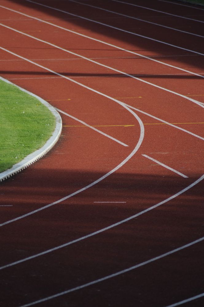 Einbiegen auf die Zielgrade.... Foto & Bild | sport, quatsch, fun und ...