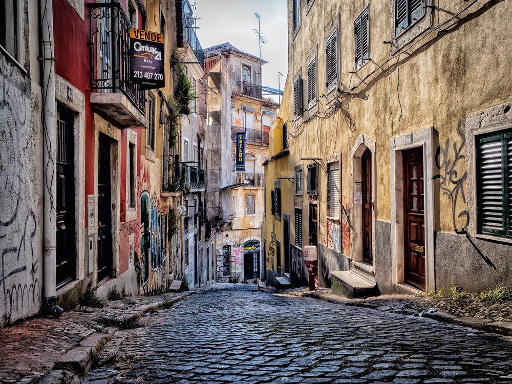 .. eine alte Gasse .. Foto & Bild | europe, portugal, lisboa e vale do tejo-lissabon Bilder auf ...