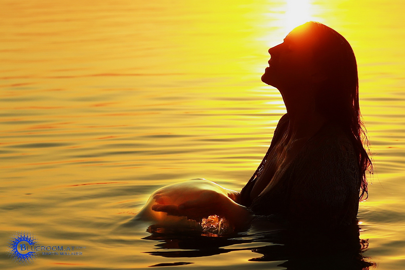 eine Hand voll Gold Foto & Bild | Bilder auf fotocommunity