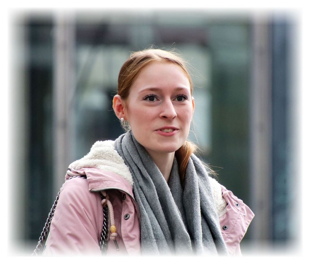 Eine junge Dame Foto & Bild | erwachsene menschen, portrait, streetfotografie mit menschen ...