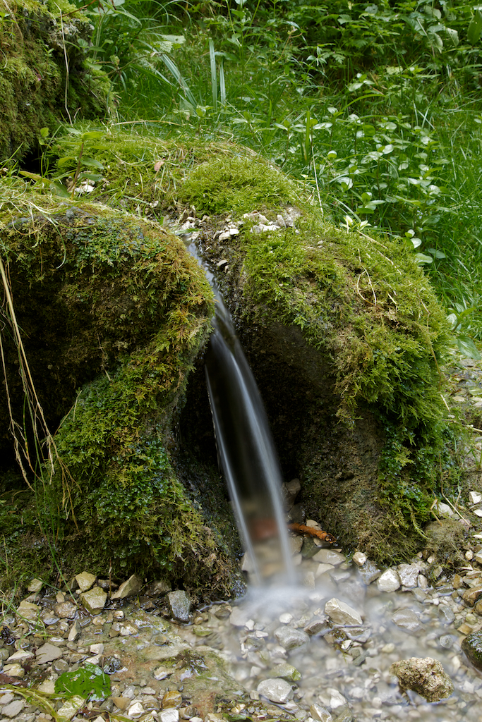 Eine kleine Quelle Foto & Bild | landschaft, wasserfälle, bach, fluss ...
