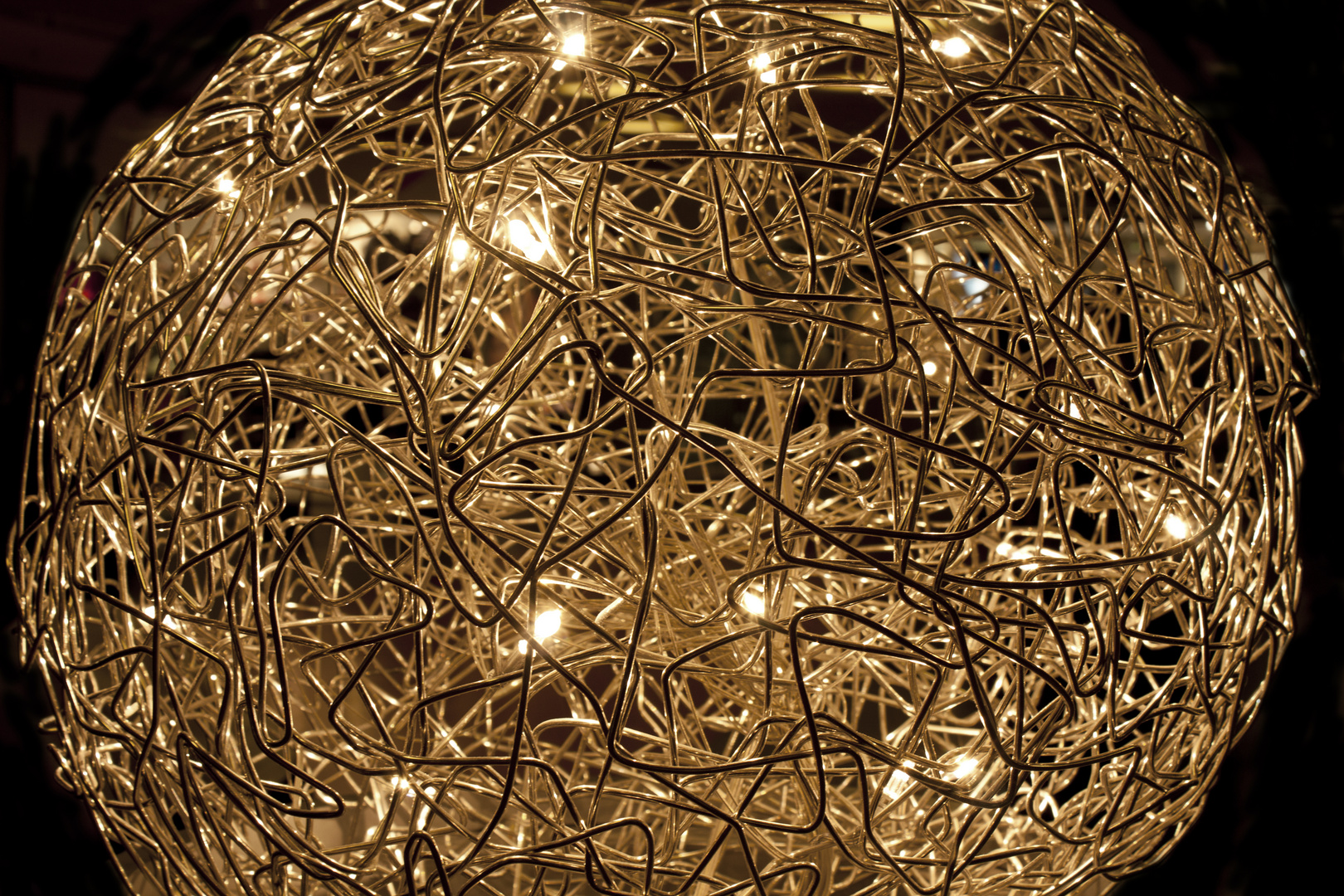 eine Kugel aus Licht und Draht Foto & Bild | quatsch, fun und ... eine Kugel aus Licht und Draht Foto & Bild | quatsch, fun und ...