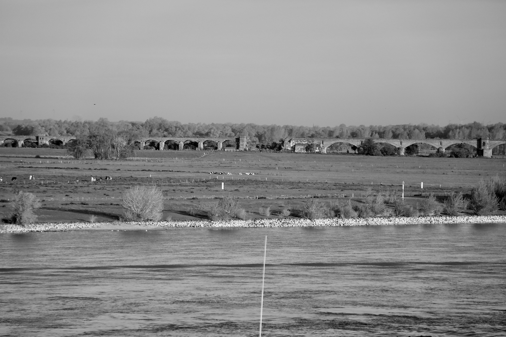 eine Lücke in der Brücke Foto & Bild | architektur, straßen & brücken ...