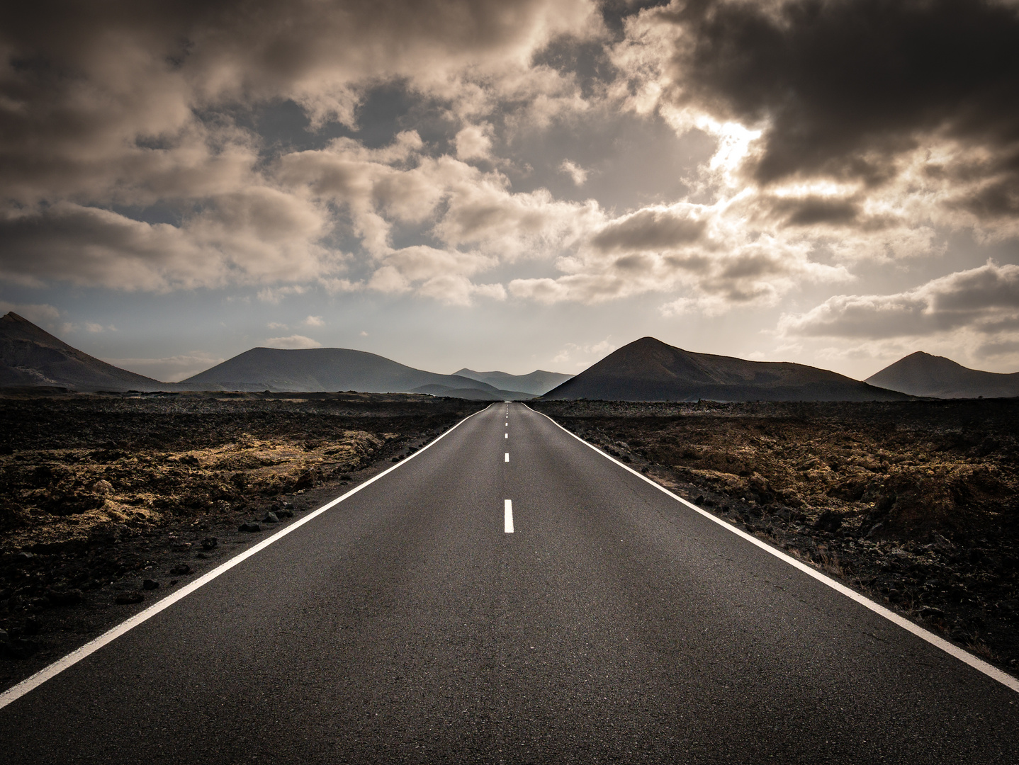 Eine Straße ins Nirgendwo Foto & Bild | europe, canary islands die ...