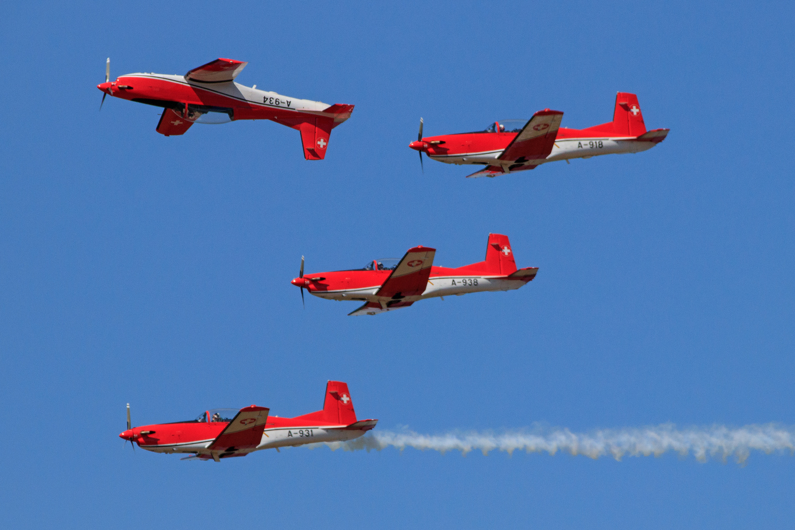 Einer tanzt aus der Reihe Foto & Bild | luftfahrt, air shows , verkehr ...