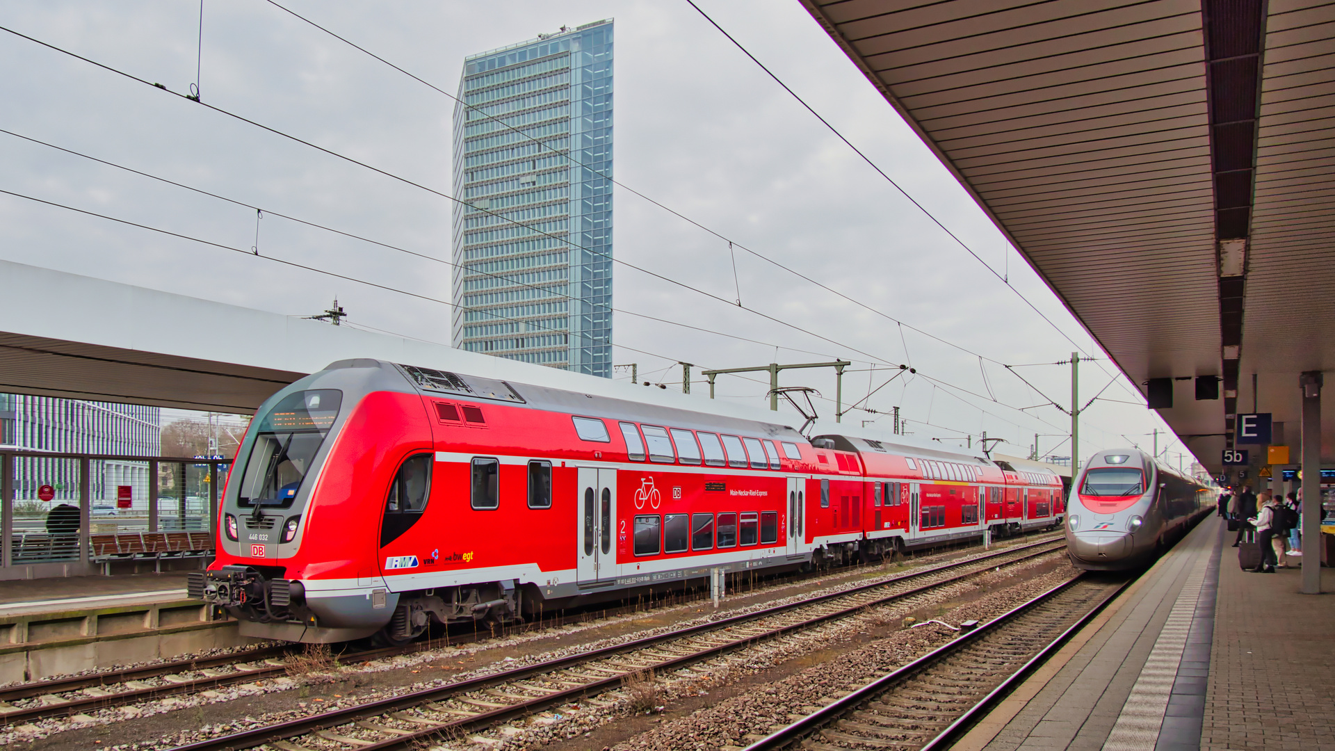 Einfahrt ECE 151 in Mannheim Foto & Bild | bahn, eisenbahn, verkehr ...