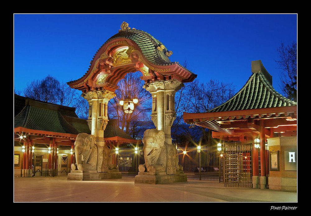 Eingang zum Zoo / Berlin Foto & Bild | archiv - kritik am bild, kritik ...