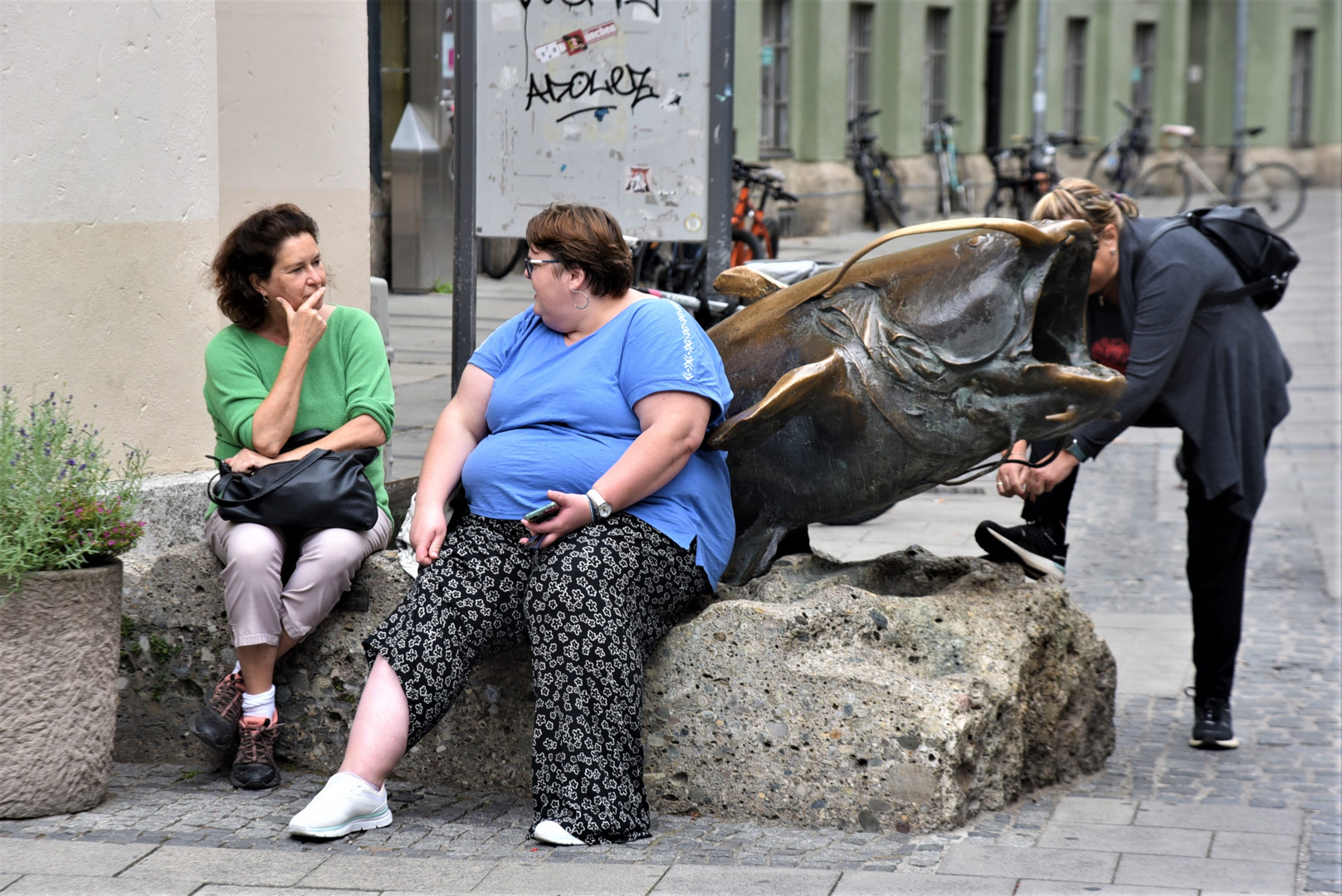 Eingeengter Wels Foto & Bild | erwachsene menschen, streetfotografie mit menschen ...