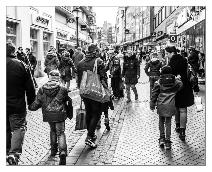 Einkaufsstress Foto & Bild | streetfotografie mit menschen, kommunikation; grafik; szenen ...