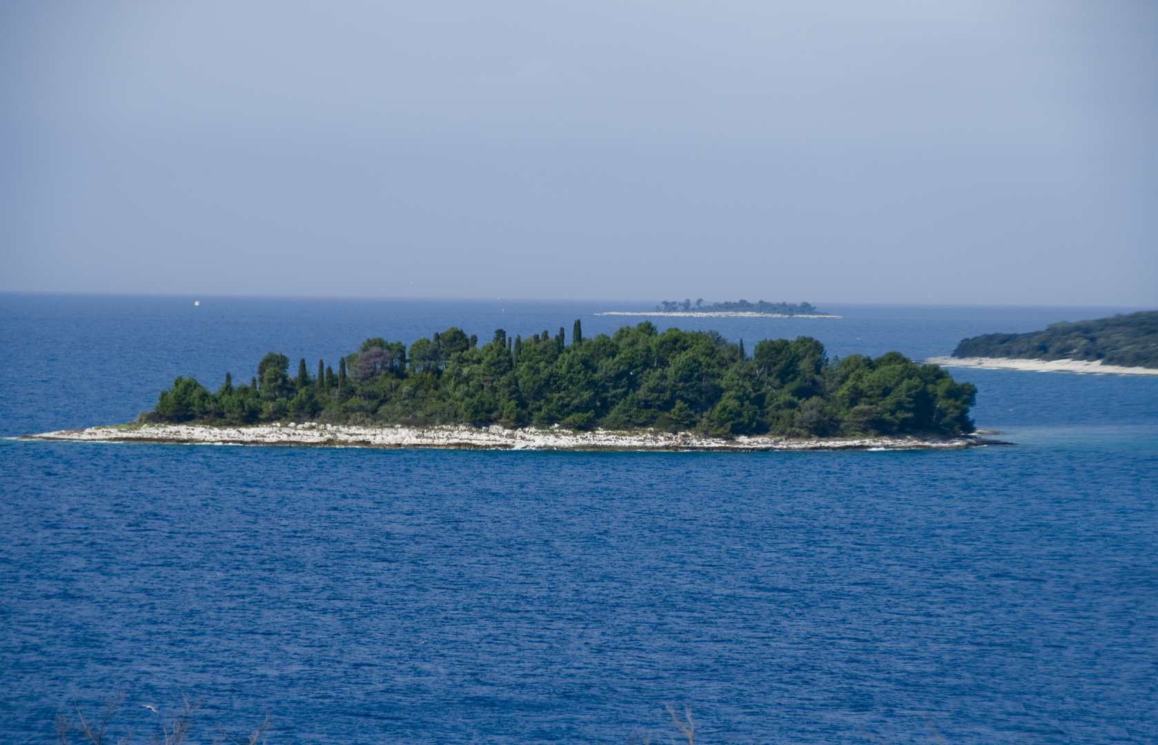 Einsame Insel Foto & Bild | europe, balkans, landschaft Bilder auf ...