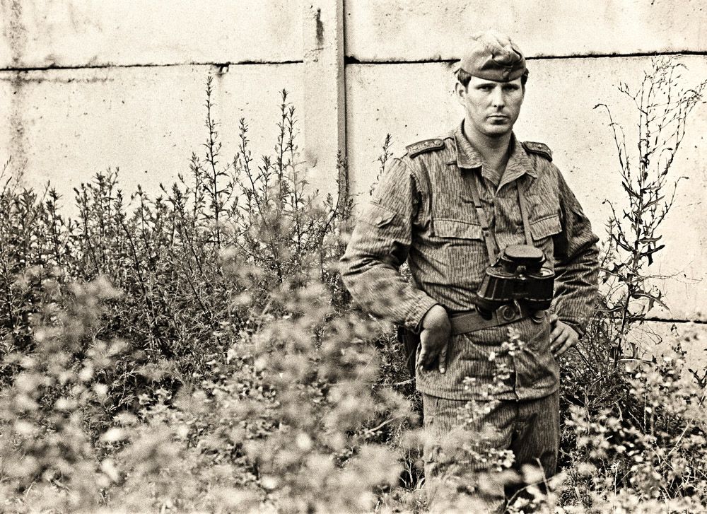 Einsamer "DDR" Grenzer Foto & Bild | emotionen, einsamkeit, spezial ...