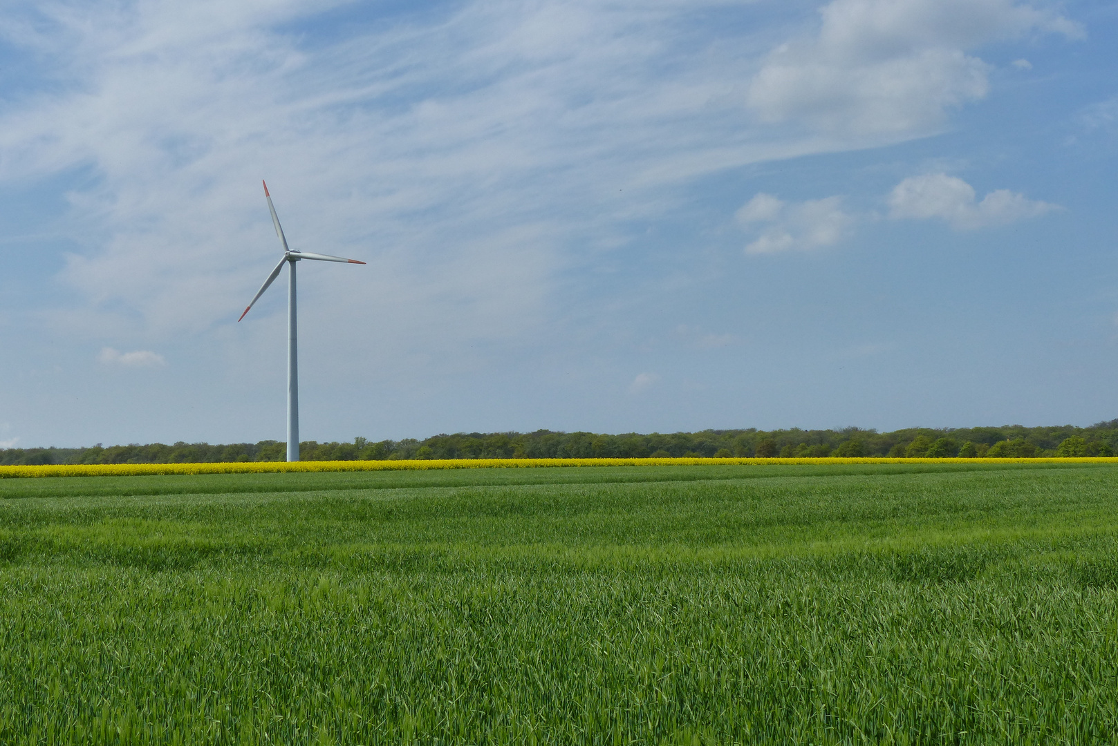 Einsames Windrad - Mai 2017 Foto & Bild | feld, frühling, natur Bilder ...