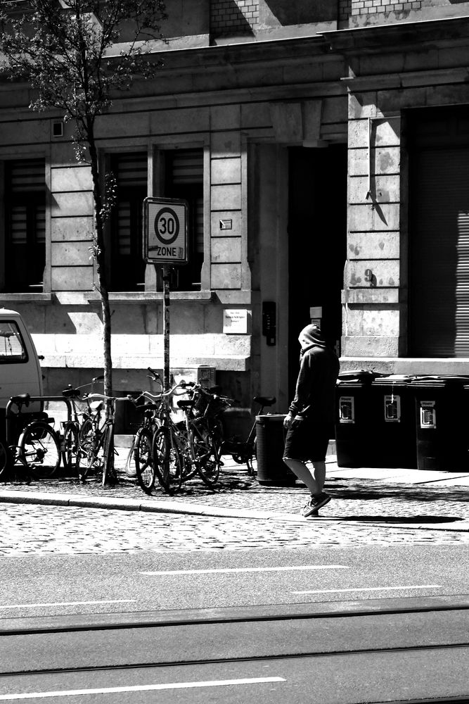 Einzelgänger Foto & Bild | erwachsene menschen, alltagsereignisse ... Einzelgänger Foto & Bild | erwachsene menschen, alltagsereignisse ...
