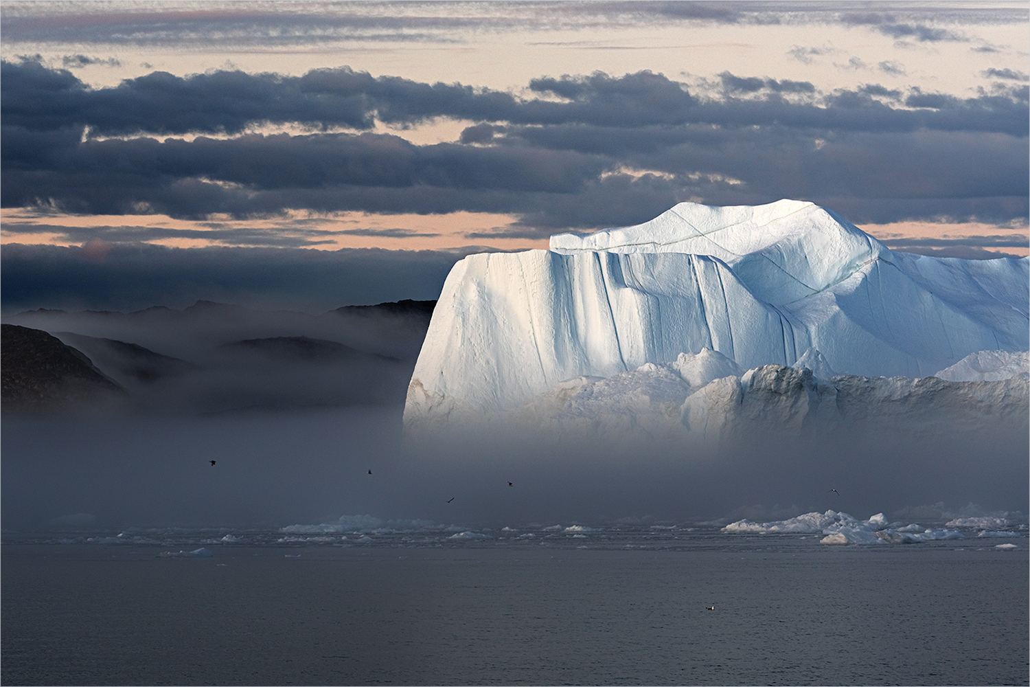 Eisberg im Nebel Foto & Bild | north america, greenland, meer Bilder ...