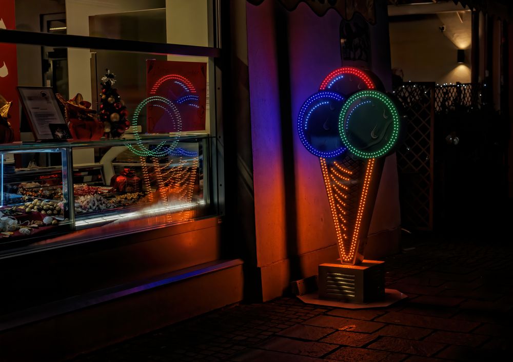 Eiscafe Foto & Bild | eis, nachtaufnahme, café Bilder auf fotocommunity