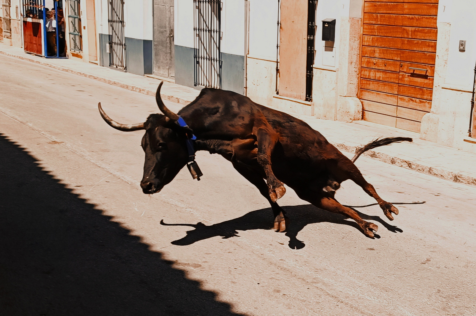 El resbalón. Imagen & Foto | arte y cultura, calle, emociones Fotos de ...
