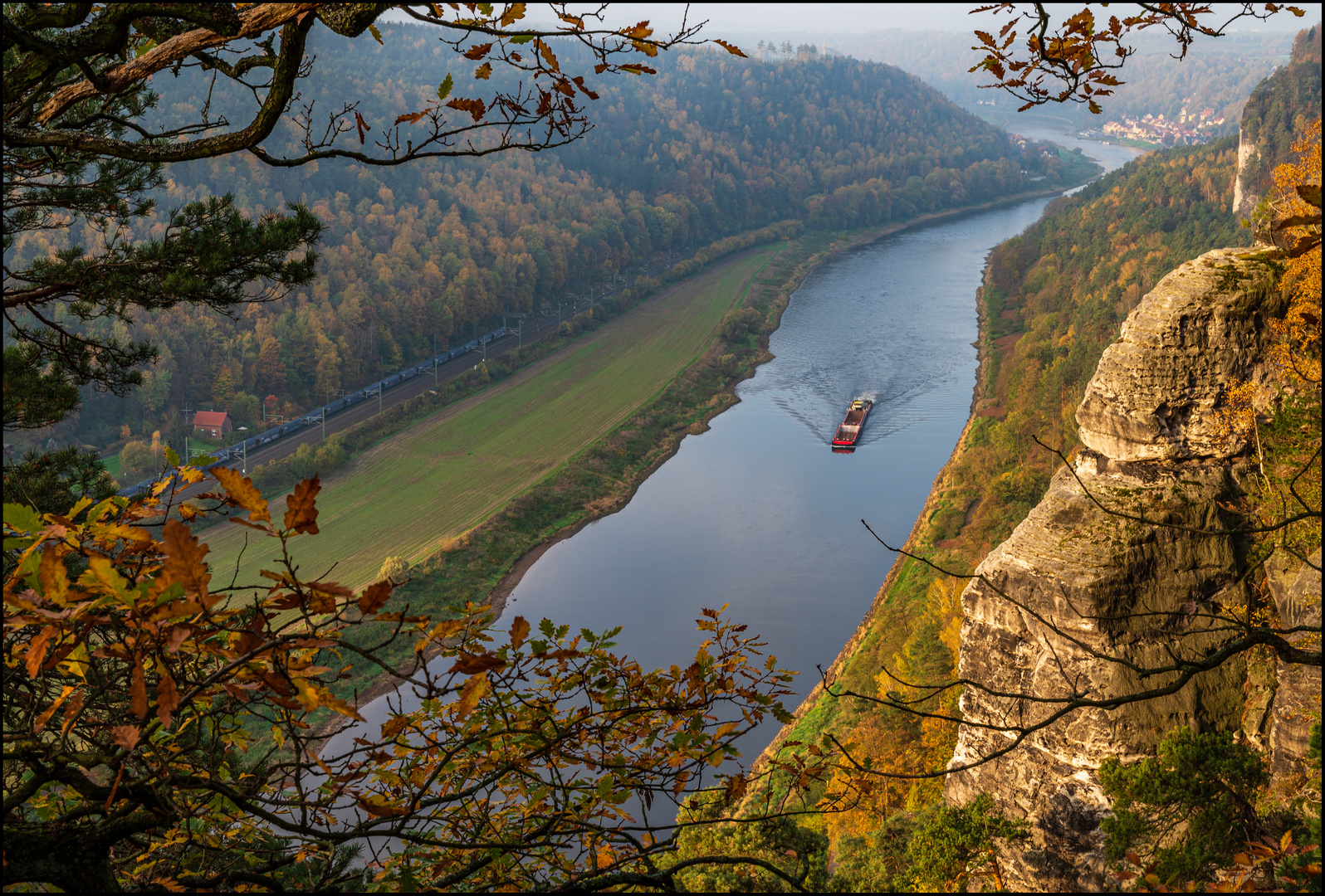 Elbblick Foto & Bild | world, oktober, stille Bilder auf fotocommunity