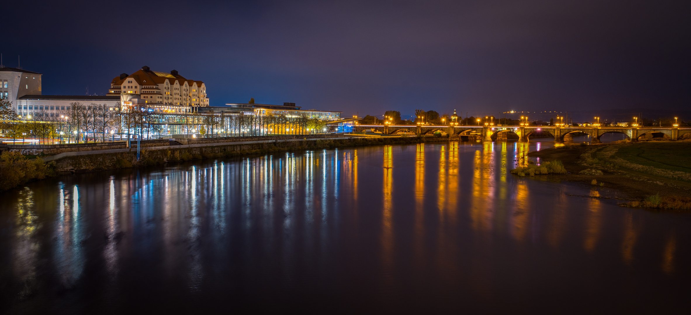 Elbufer bei Nacht Foto & Bild | deutschland, europe, sachsen Bilder auf ...