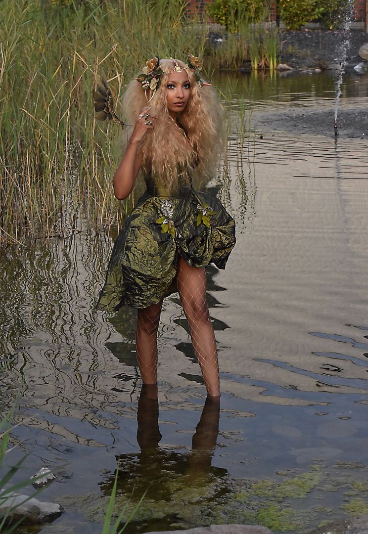 Elfe im Wasser Foto & Bild | szene, science fiction, outdoor Bilder auf ...