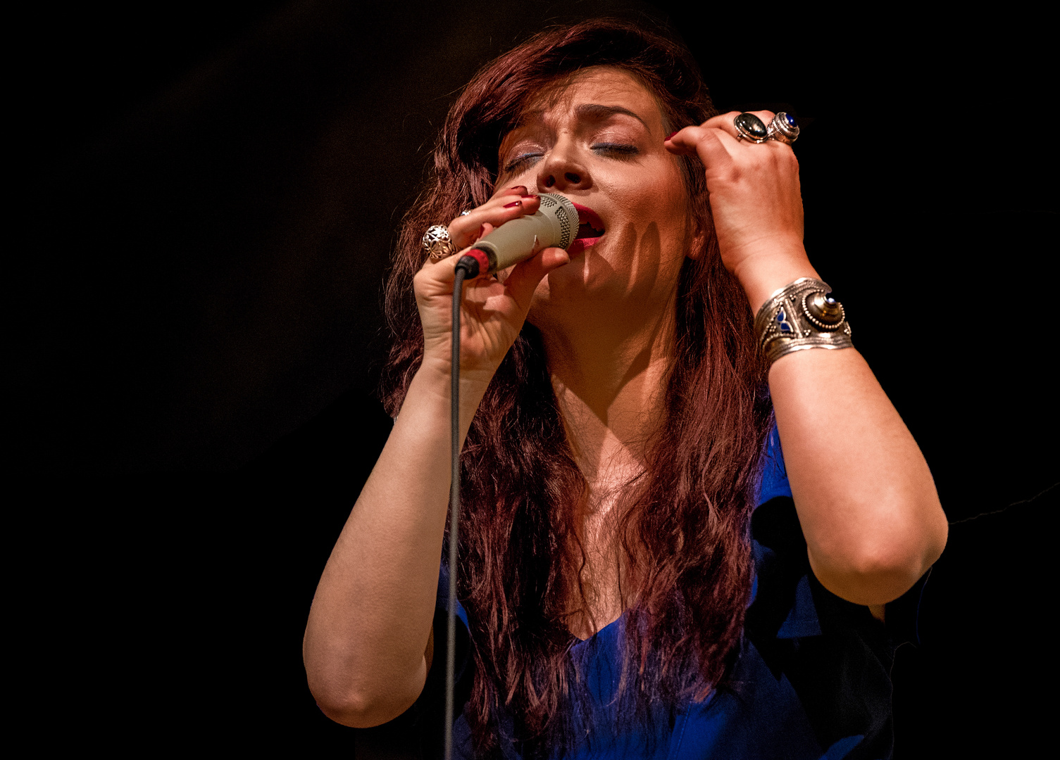 Elina Duni in der Mühle Otelfingen Foto & Bild | kunstfotografie ...