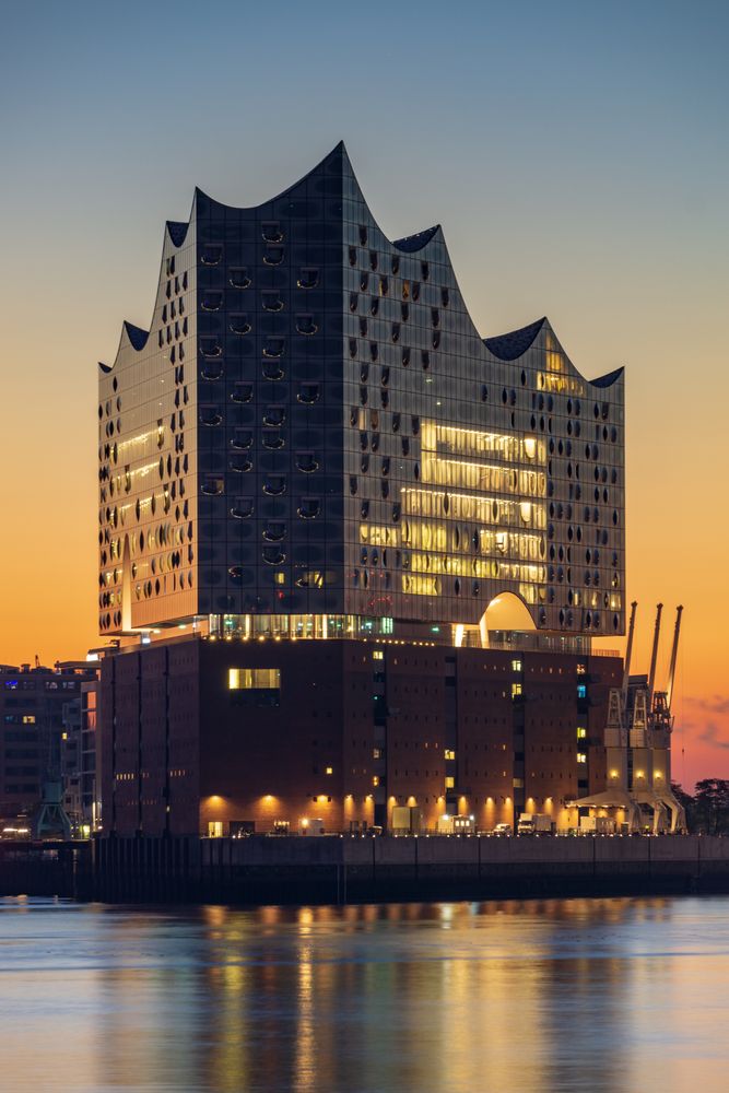 Elphi bei Sonnenaufgang Foto & Bild | architektur, deutschland, europe ...