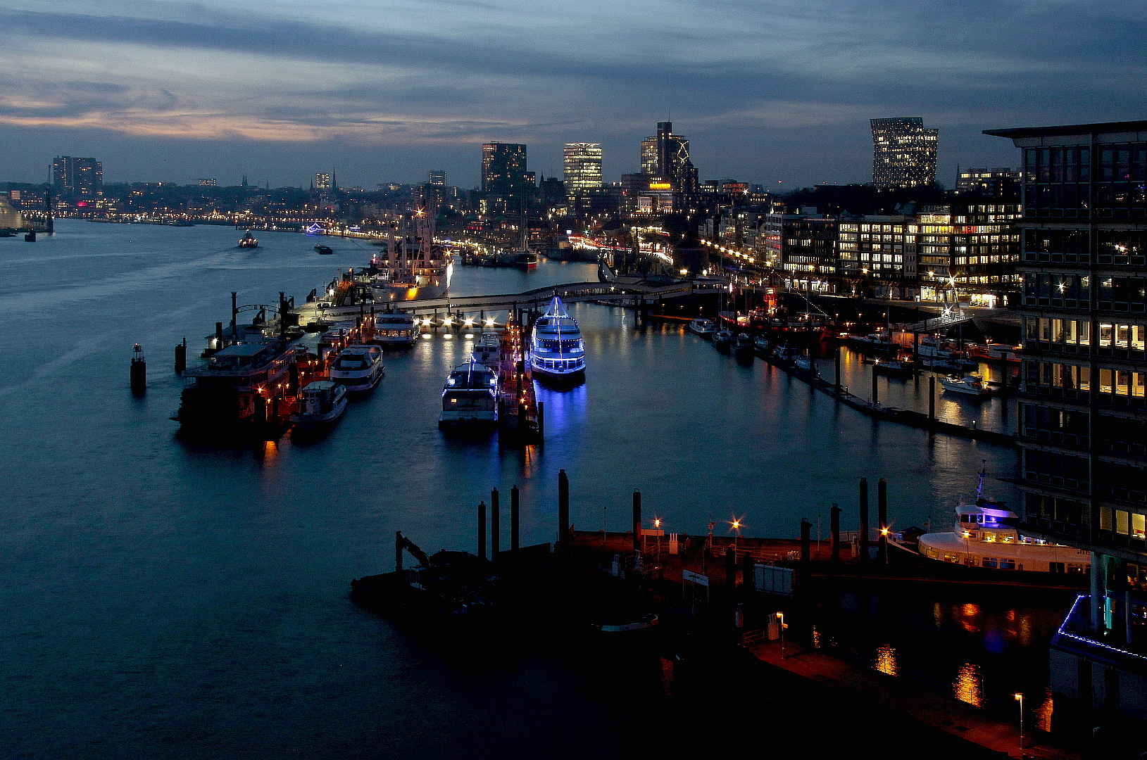 ElPhi-Blick in westlicher Richtung Foto & Bild | world, hamburg, hafen ...