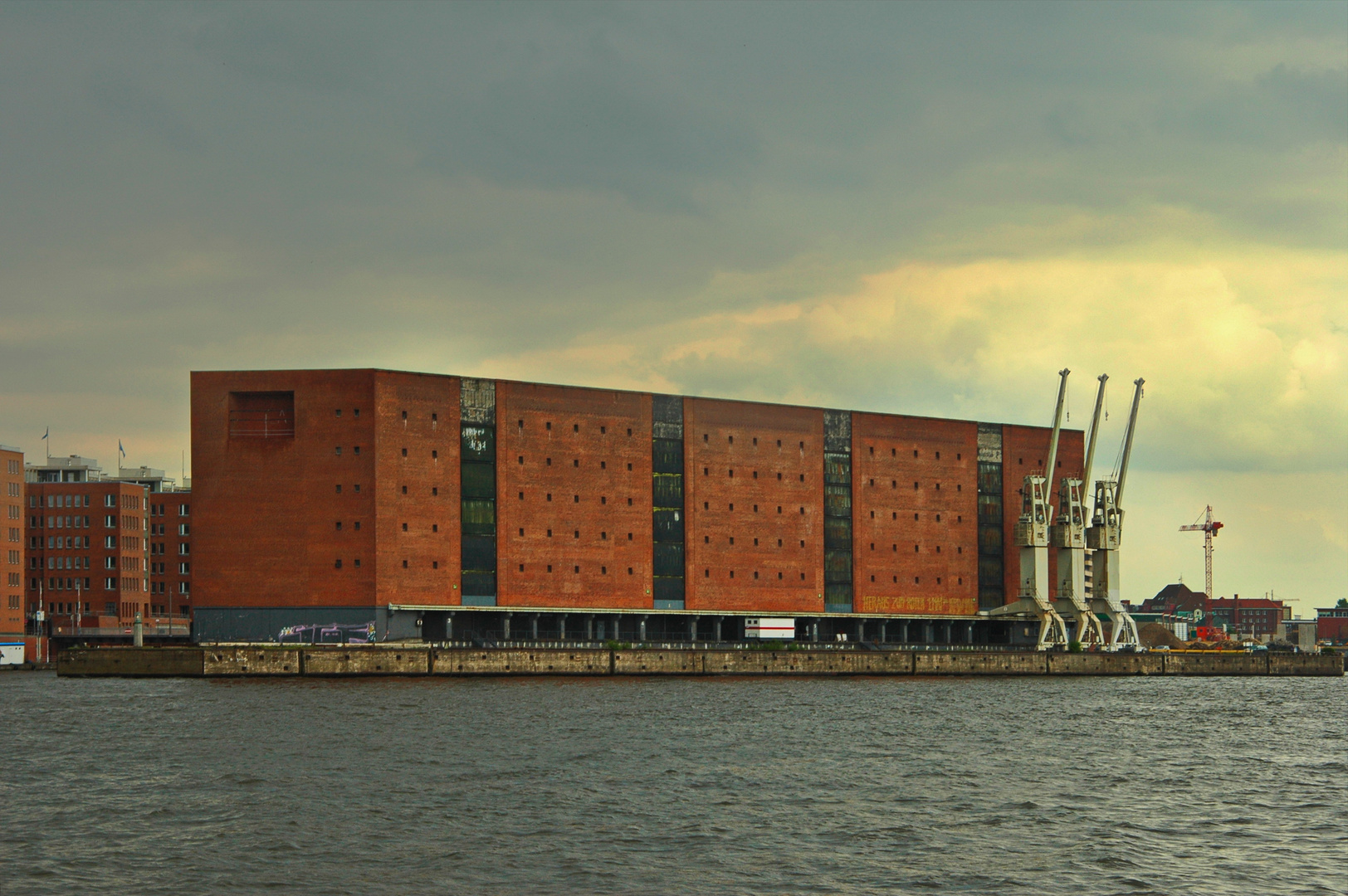 Elphi feiert ihren ersten Geburtstag Foto & Bild | konzert, city, world ...