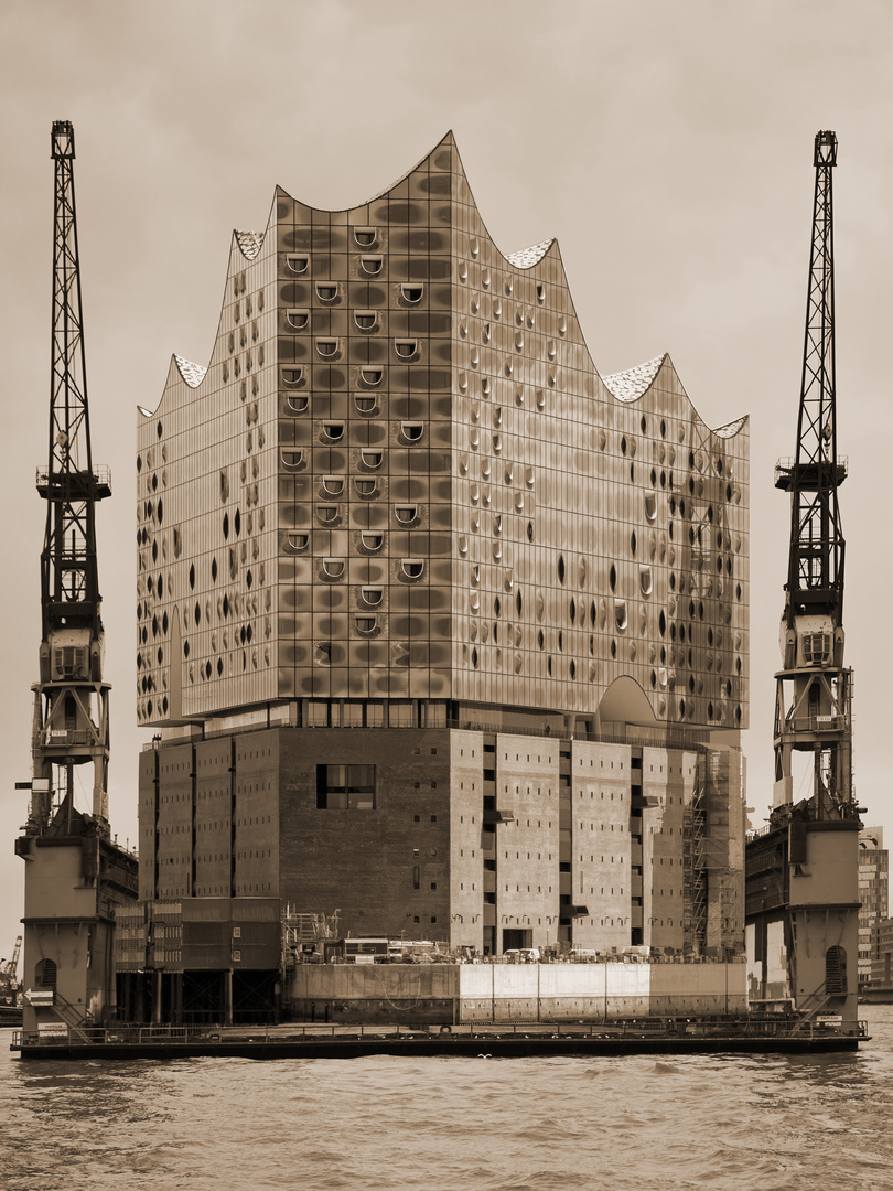 Elphi im Schwimmdock Foto & Bild | architektur, deutschland, europe ...