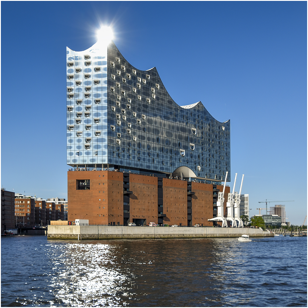 Elphi mit Stern Foto & Bild | hamburg, hafen, elbe Bilder auf fotocommunity