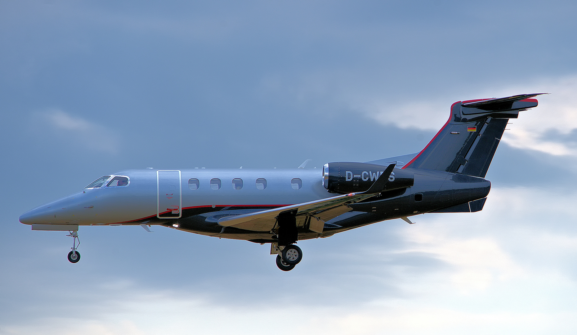 Embraer Phenom 300 Foto & Bild | luftfahrt, passagiermaschinen, verkehr ...