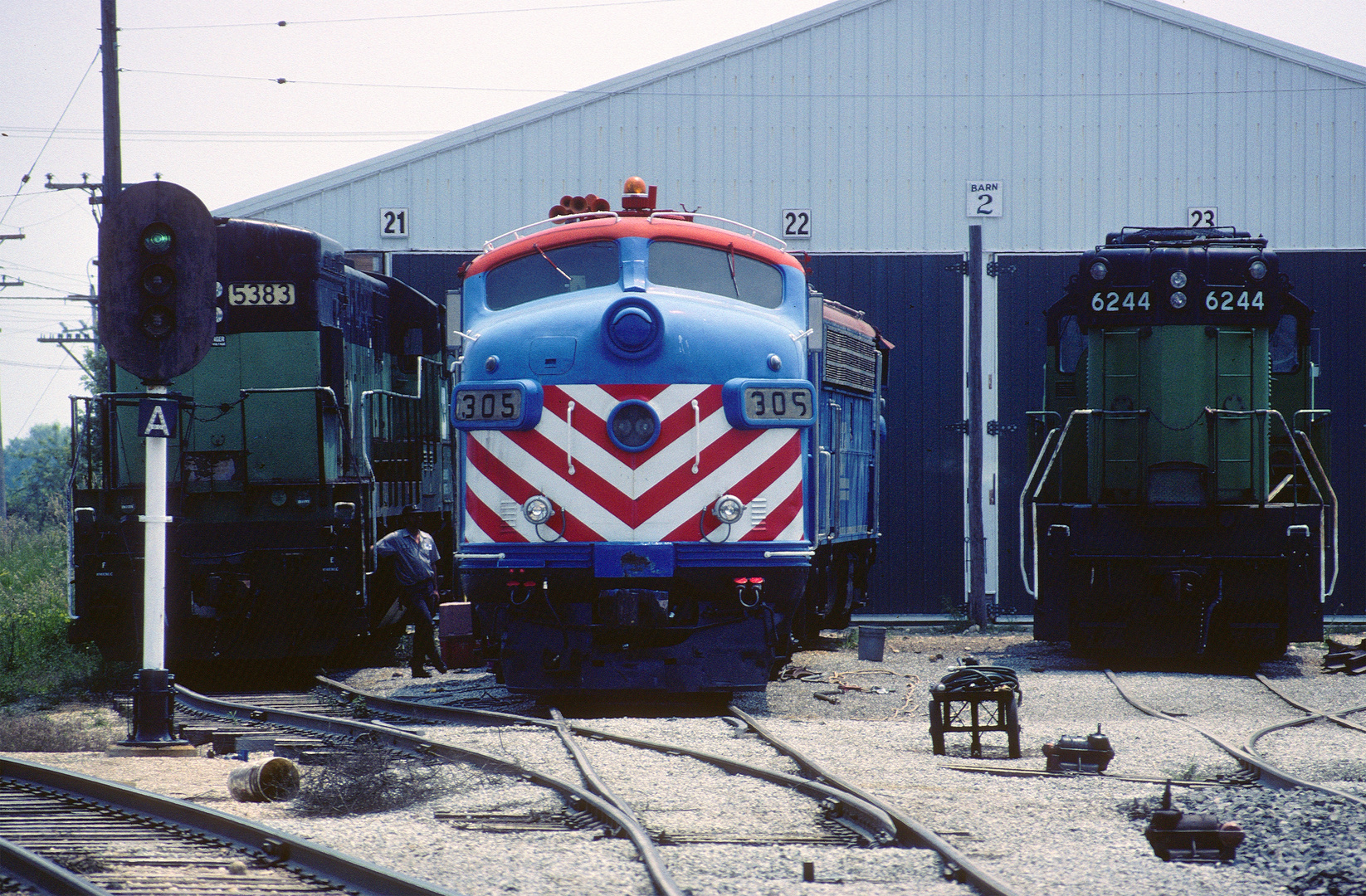 EMD F7 METX #305 Metra Passenger Train Chicago Area Foto & Bild | dampf ...