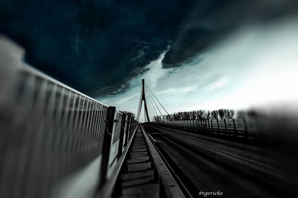 empty bridge Foto & Bild | architektur, straßen & brücken, motive ...