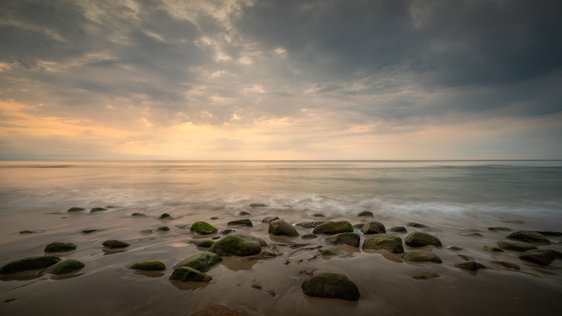 Empty Eyes Foto & Bild | landschaft, sonstiges, steine & mineralien ...