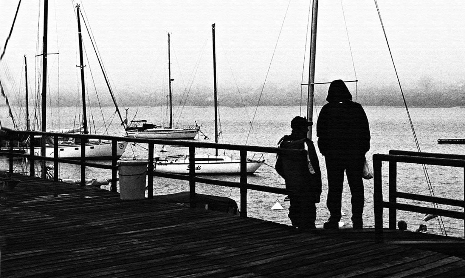 En el muelle. Imagen & Foto | fotografía callejera, fotografía ...