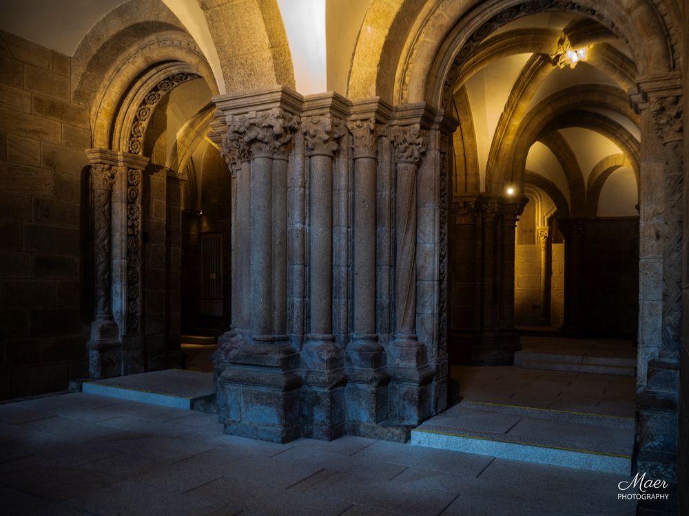 En la cripta de la catedral. Imagen & Foto | arte, arquitectura, motivos Fotos de fotocommunity