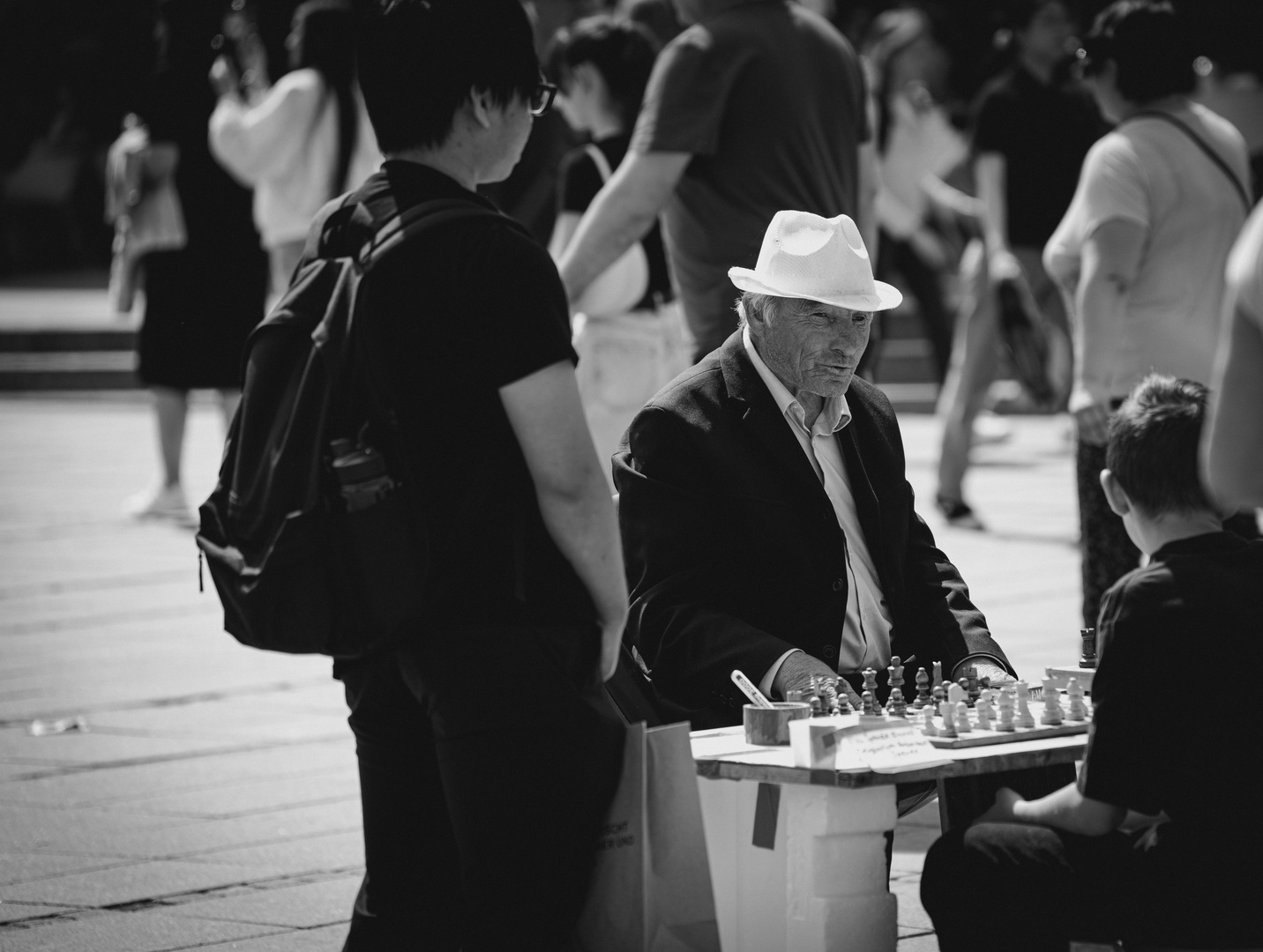 Endgame Foto & Bild | bw, people, street Bilder auf fotocommunity