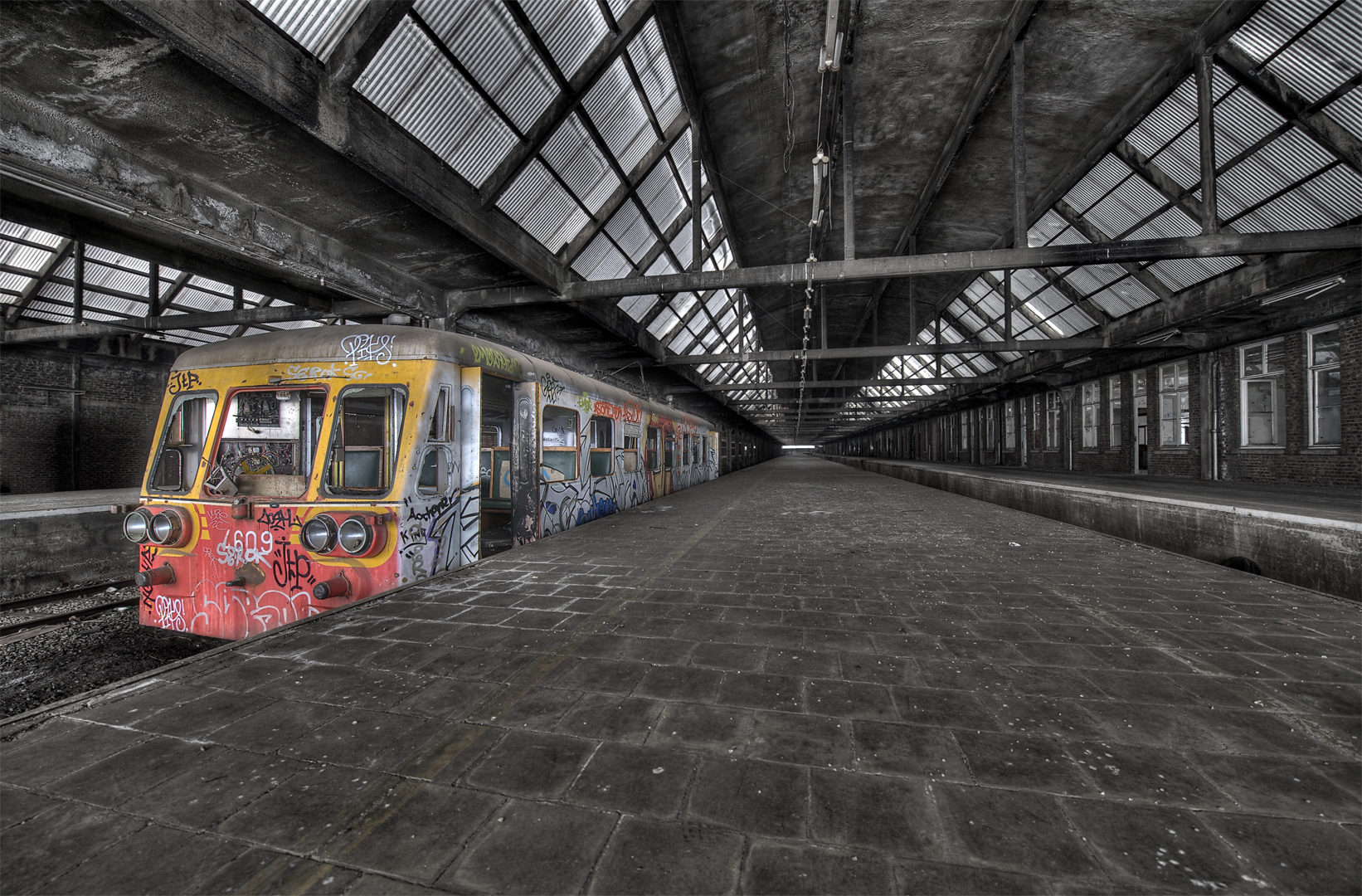 Endstation Foto & Bild | architektur, lost places, züge Bilder auf ...