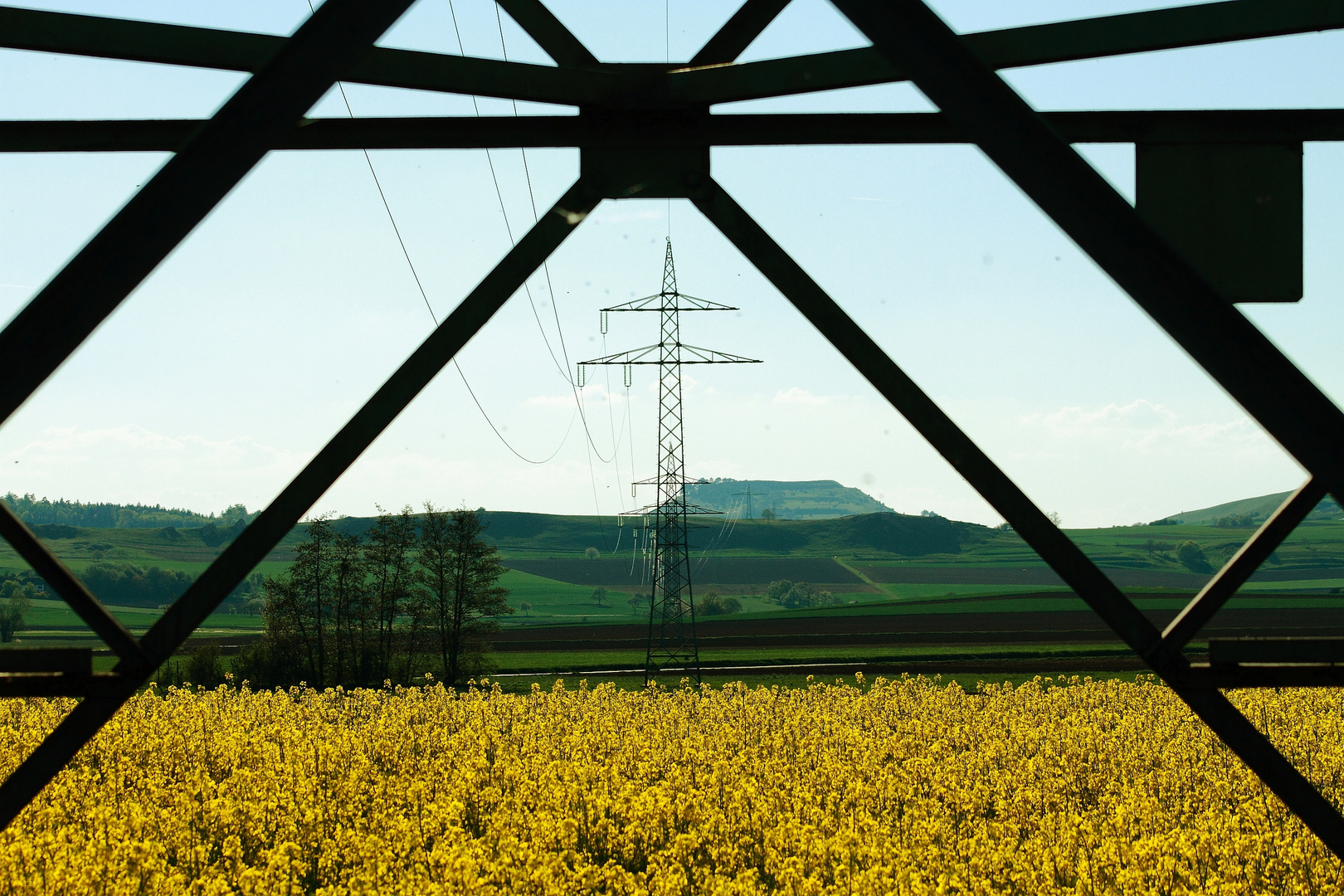 "Energie 2: Yello Strom" Foto & Bild | architektur, spezial, energie ...