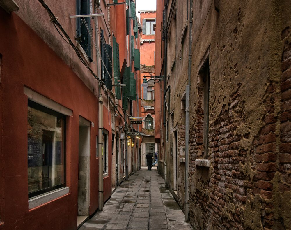 Enge Gassen typisch Venedig Foto & Bild | marodes, venedig, fassaden Bilder auf fotocommunity