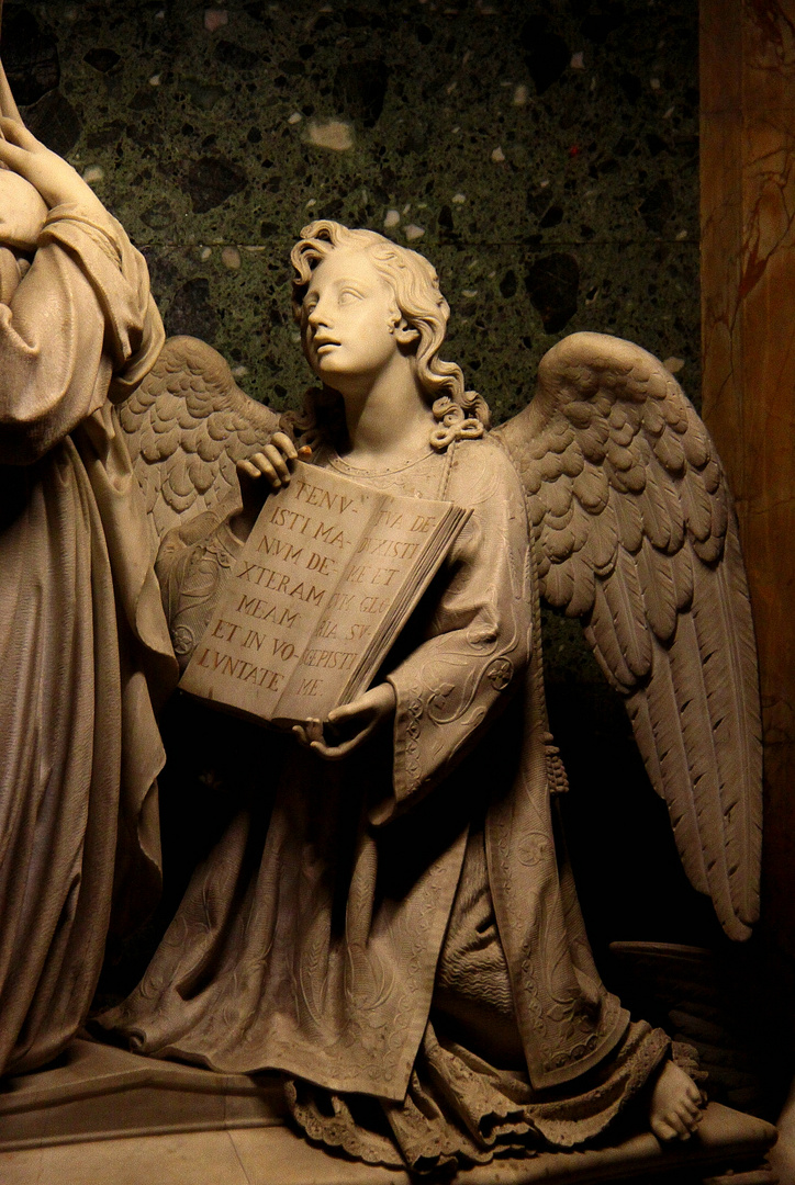 Engel mit 'schlauem Buch' Foto & Bild | italy, world, kirche Bilder auf ...