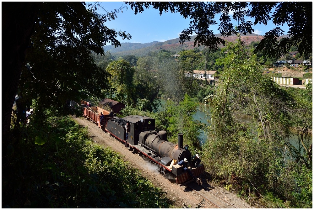 Entlang des Namtu River... Foto & Bild | schmalspur, eisenbahn, verkehr ...