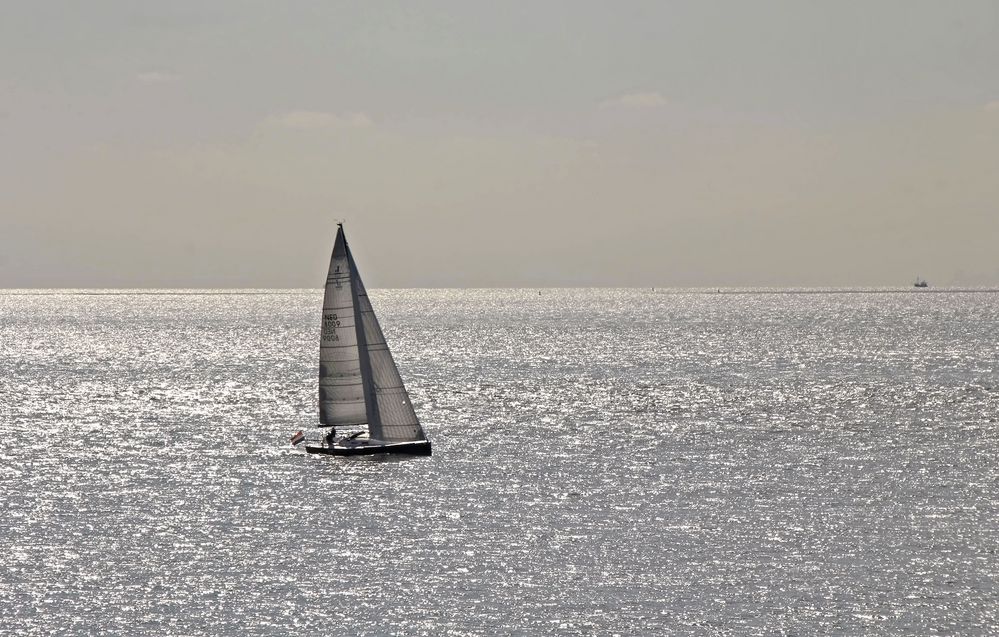 Entspanntes Segeln Foto & Bild | sport, segeln, meer Bilder auf ...