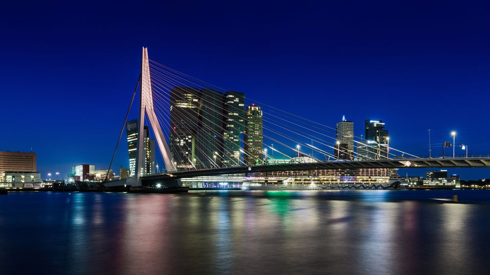 Erasmus Brücke Foto & Bild | fotos, world, blau Bilder auf fotocommunity