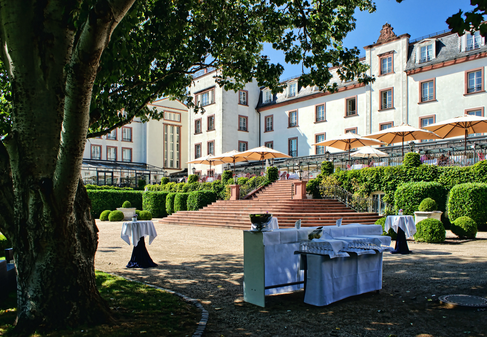 Erbach am Rhein - Schloss Reinhartshausen Foto & Bild | architektur ...