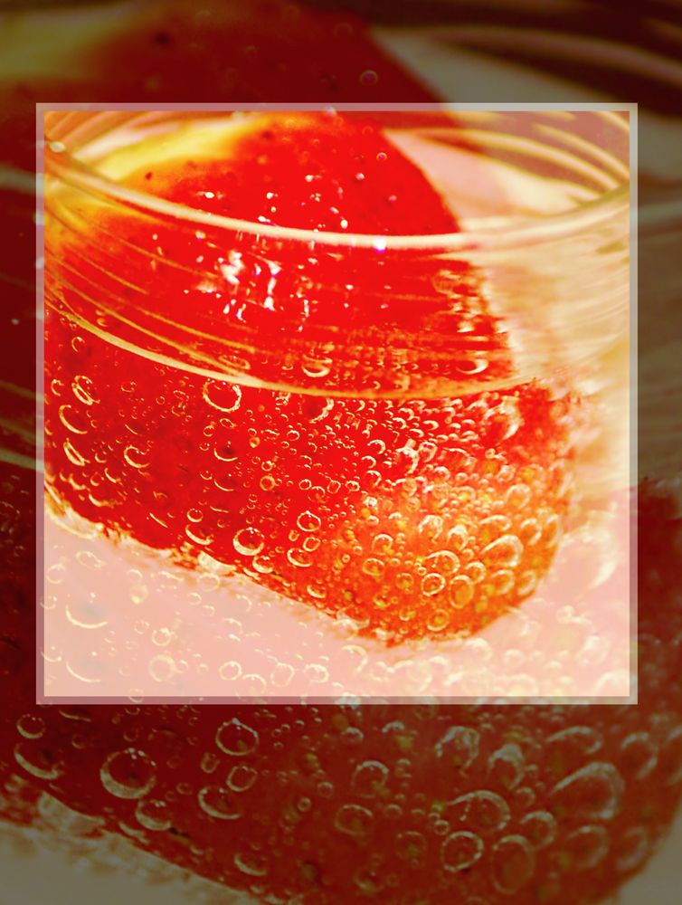 Erdbeere im Wasser... Foto & Bild | experimente, wasser, fotos Bilder ... Erdbeere im Wasser... Foto & Bild | experimente, wasser, fotos Bilder ...