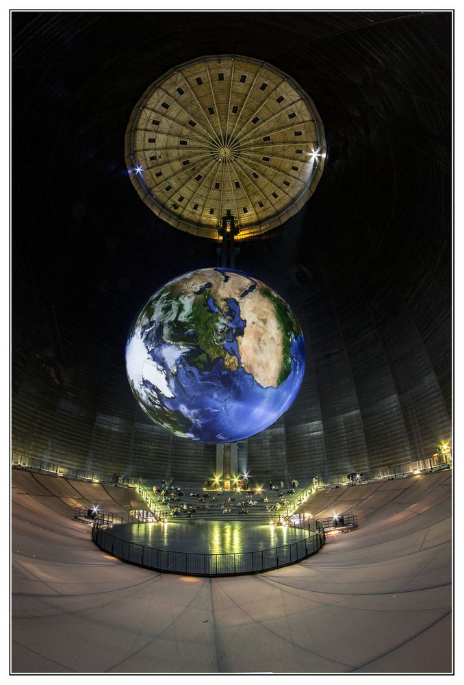 Erde Gasometer Oberhausen Foto & Bild | world, himmel, natur Bilder auf ...