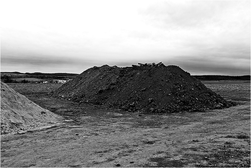 Erdhaufen Foto & Bild | landschaft, Äcker, felder & wiesen, auf dem ...