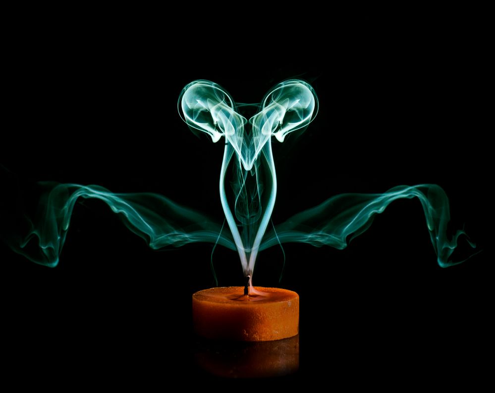 Erlöschende Kerze Foto & Bild | stillleben, arrangierte szenen, kerze ...