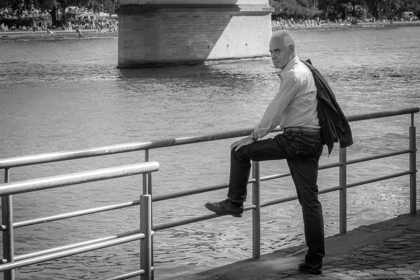 Ernster Blick Foto & Bild | erwachsene menschen, menschen im alter ...